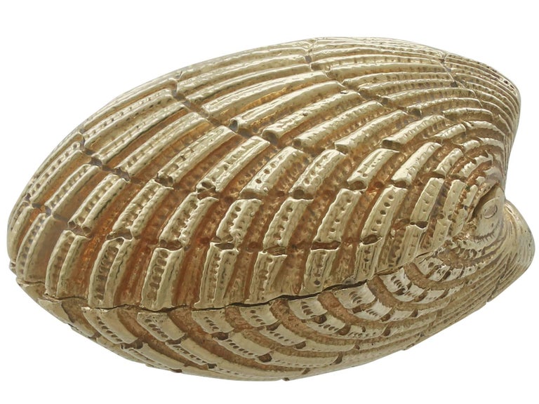 1960s American 18-Karat Yellow Gold 'Scallop Shell' Box at 1stDibs