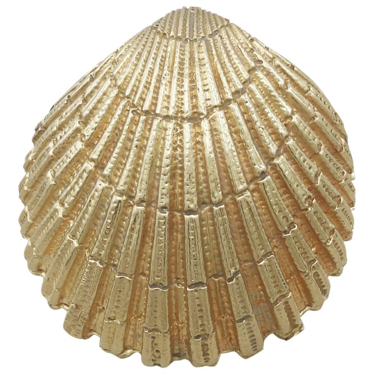 1960s American 18-Karat Yellow Gold 'Scallop Shell' Box at 1stDibs