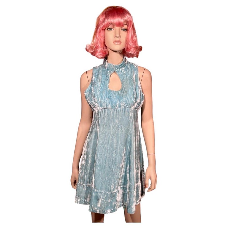 1960’s Baby Blue Crushed Velvet Keyhole Mini-dress For Sale at 1stDibs