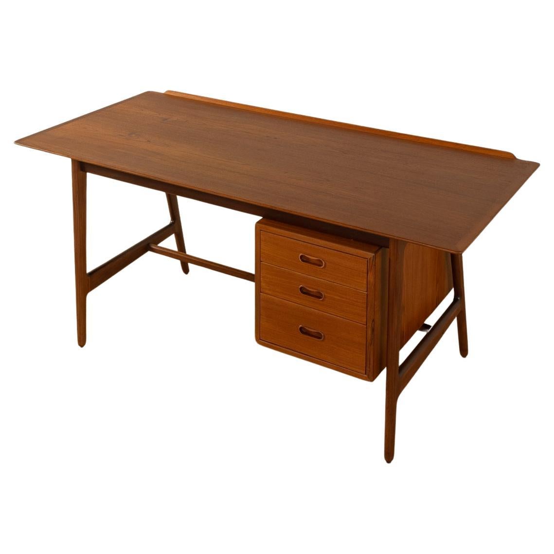 Arne Vodder Round Teak Sofa Table 1960s For Sale at 1stDibs