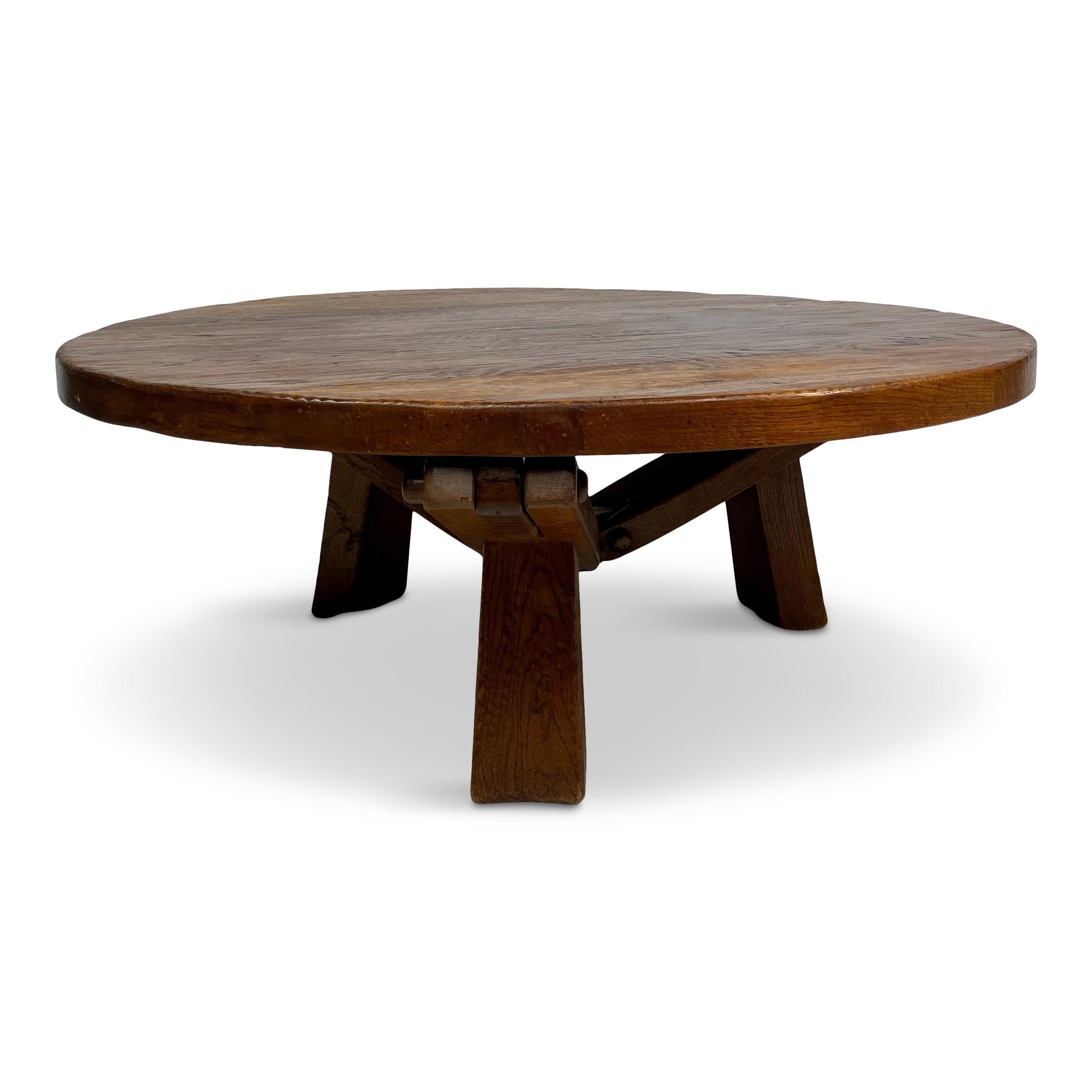 1960s Dutch Brutalist Circular Coffee Table in Oak For Sale at 1stDibs