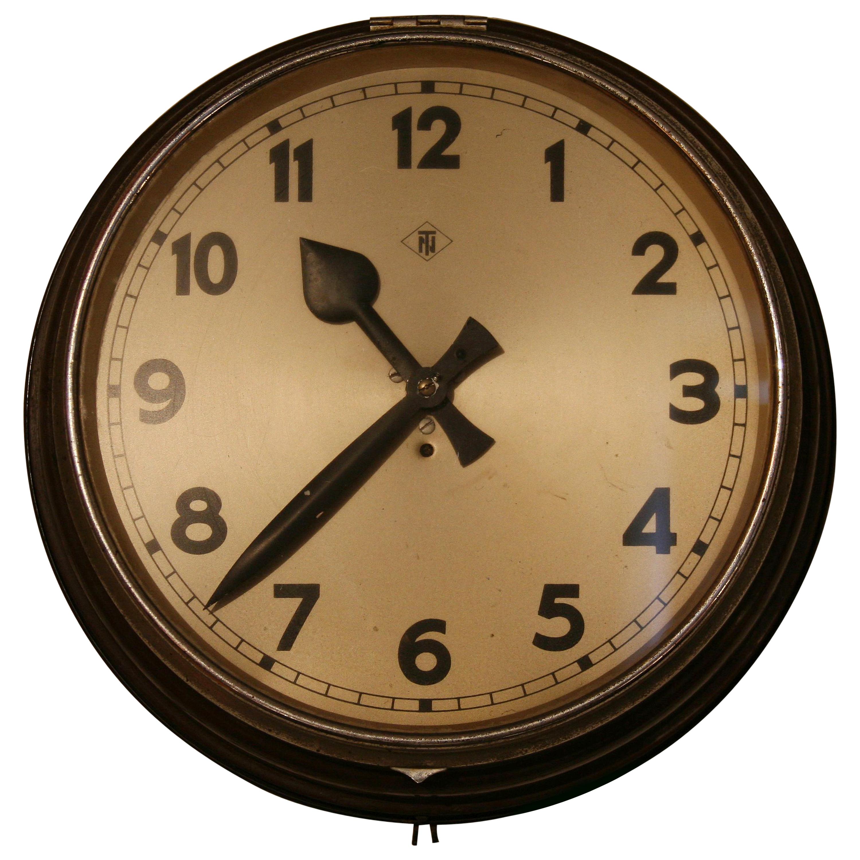 1960s Wall Clocks - 50 For Sale at 1stdibs
