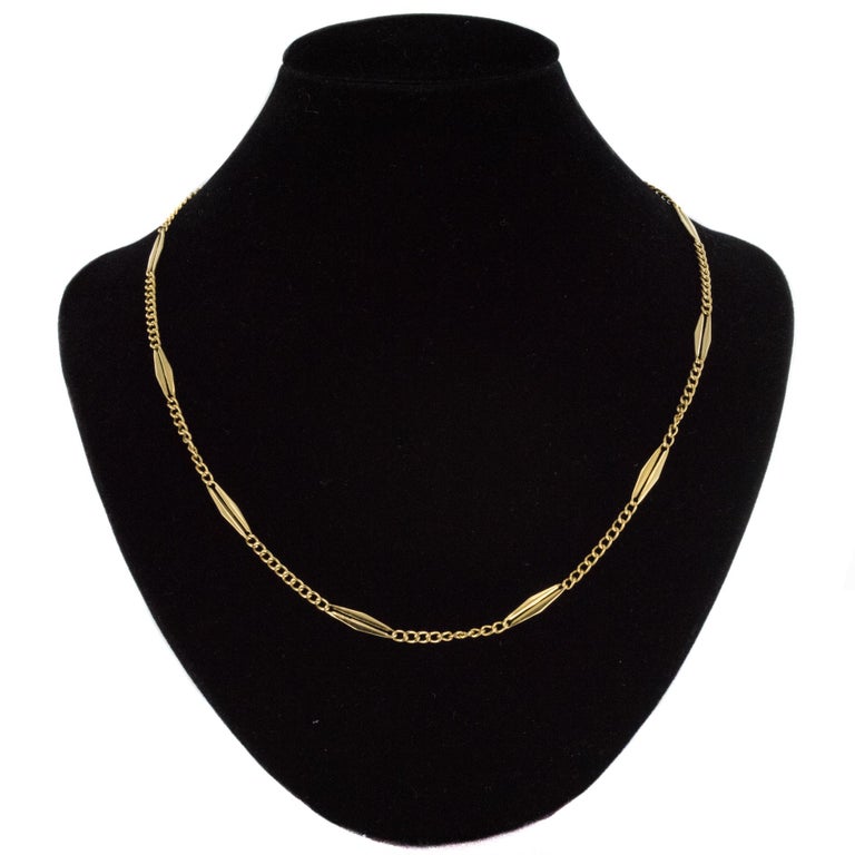 1960s French 18 Carat Yellow Gold Filigree Shuttle Mesh Chain Necklace ...