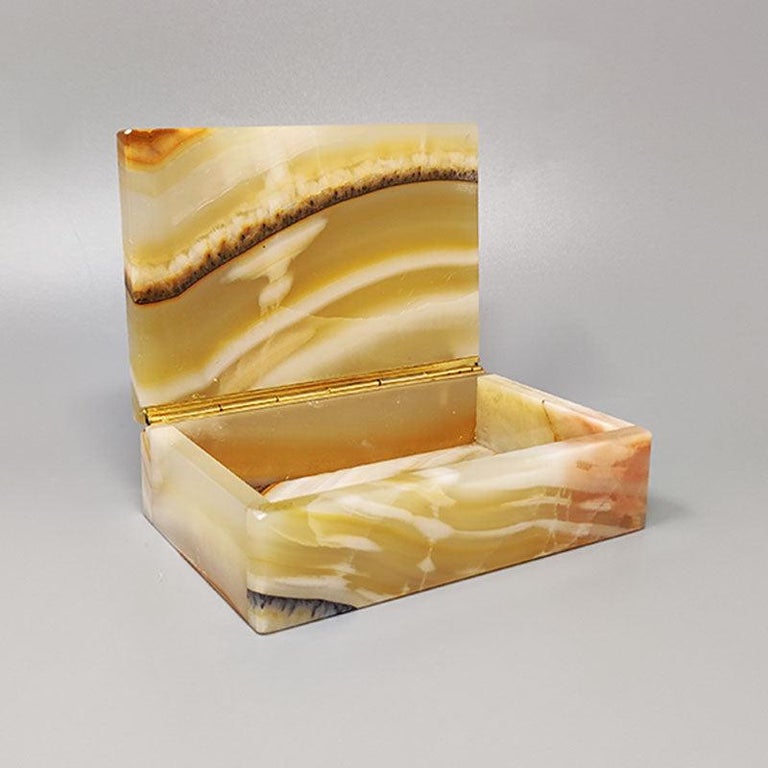 1960s Gorgeous Vintage Alabaster Box, Made in Italy For Sale at 1stDibs