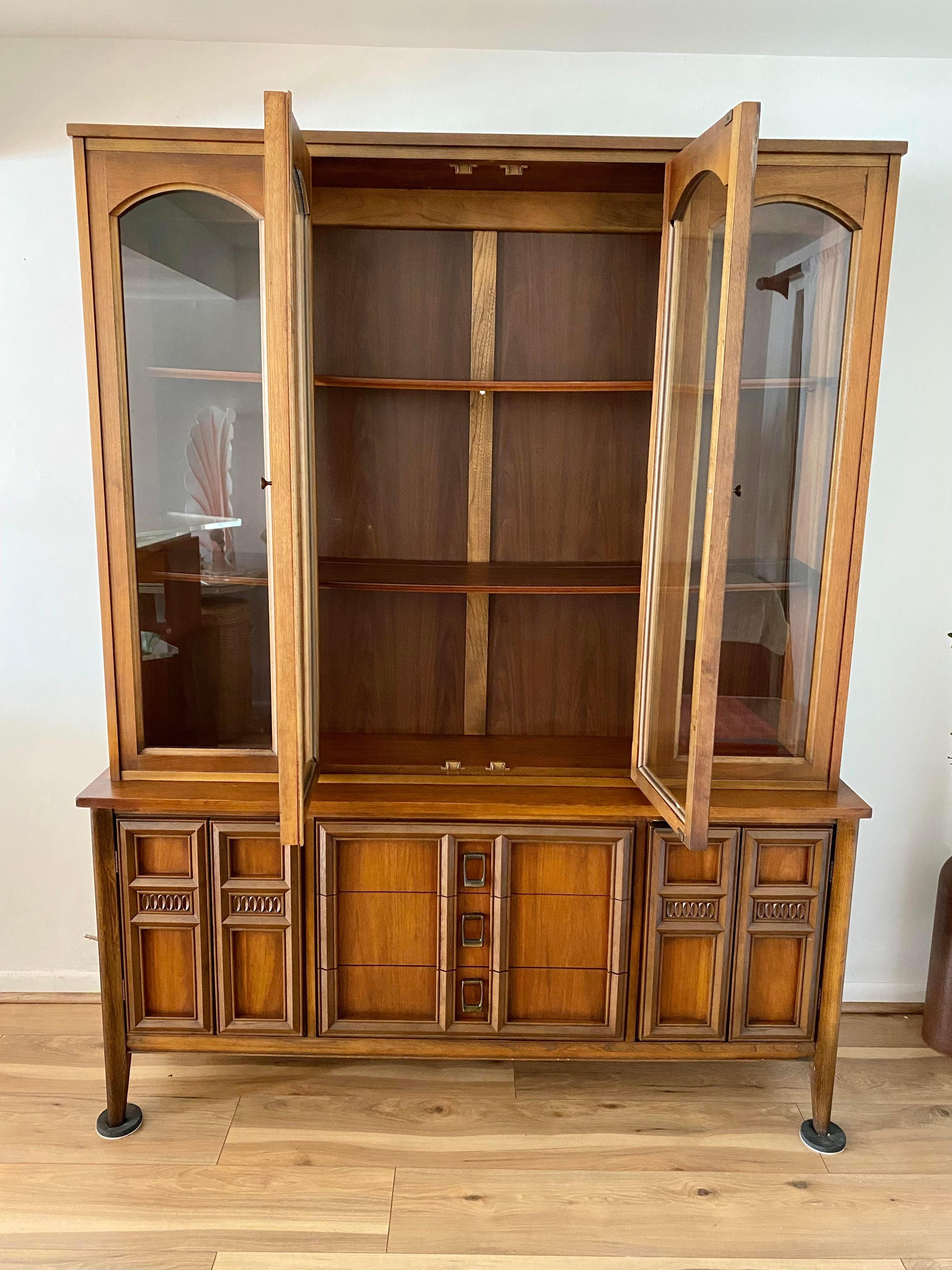 1960s Mid-Century Modern China Display Cabinet Sideboard With Display ...