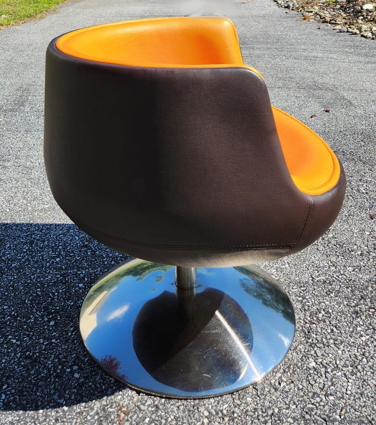 1960s Mid-Century Modern Leather Swivel Chair For Sale at 1stDibs