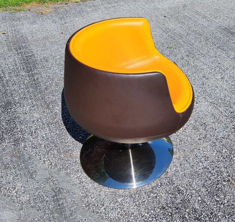 1960s Mid-Century Modern Leather Swivel Chair For Sale at 1stDibs