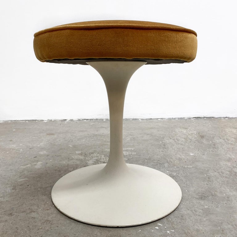 1960's Mid Century Tulip Saarinen Stool, Original Upholstery For Sale ...