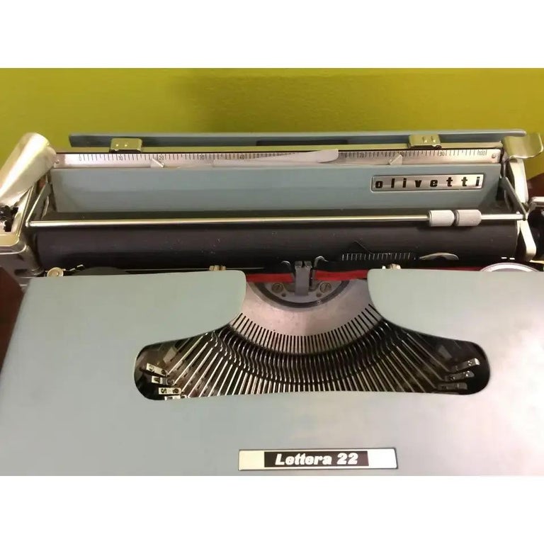 1960s Olivetti Lettera 22 Typewriter For Sale at 1stDibs