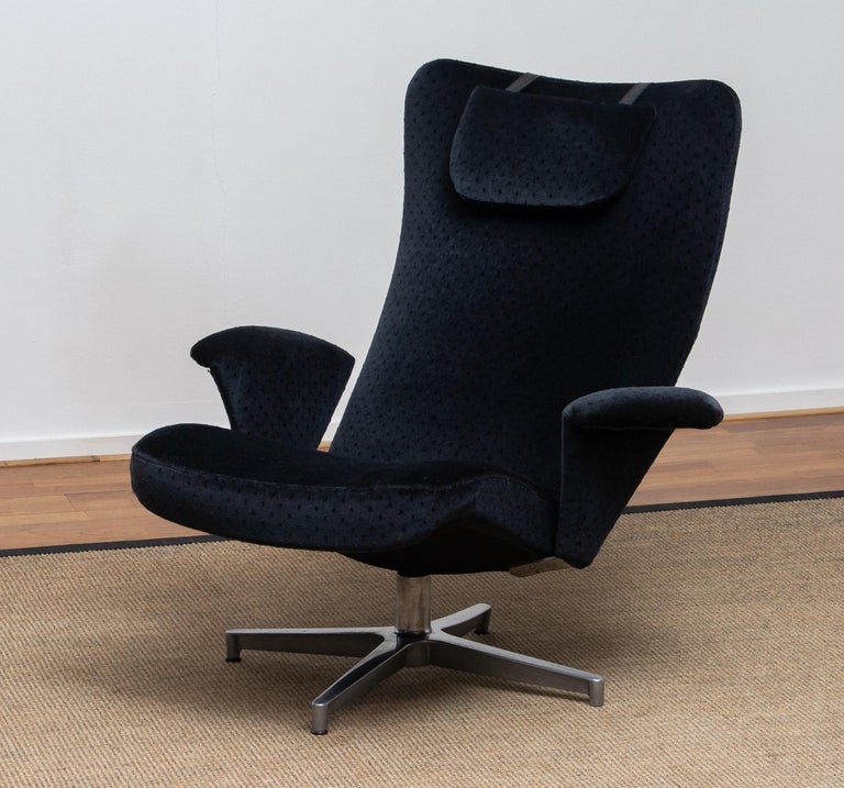 1960s Pair of Black Velvet Contourett Ronto Swivel Chairs by Alf ...