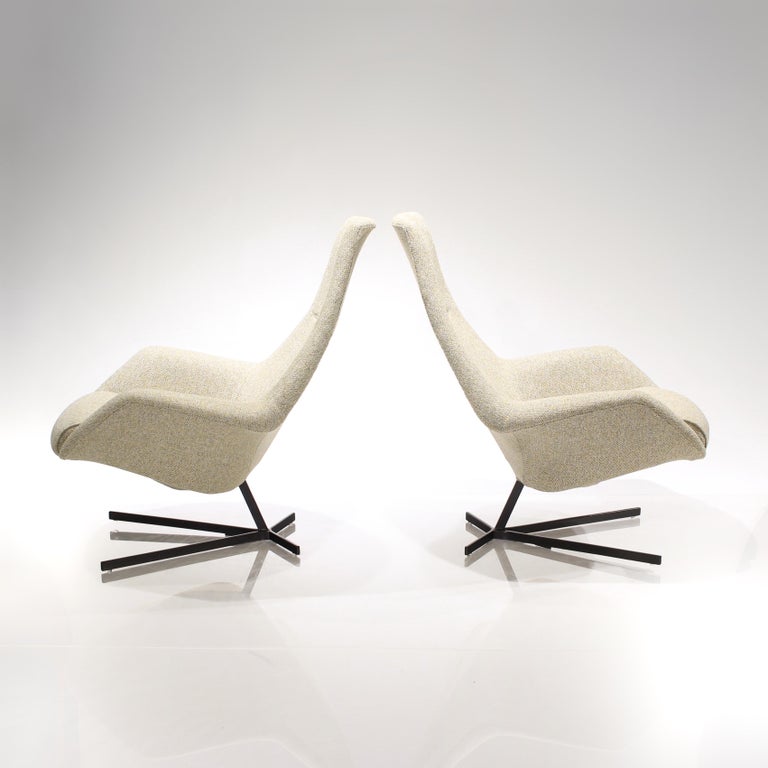 Mid Century Modern Lounge Chairs by Peter Hoyte "Ph6" Cantilever For ...