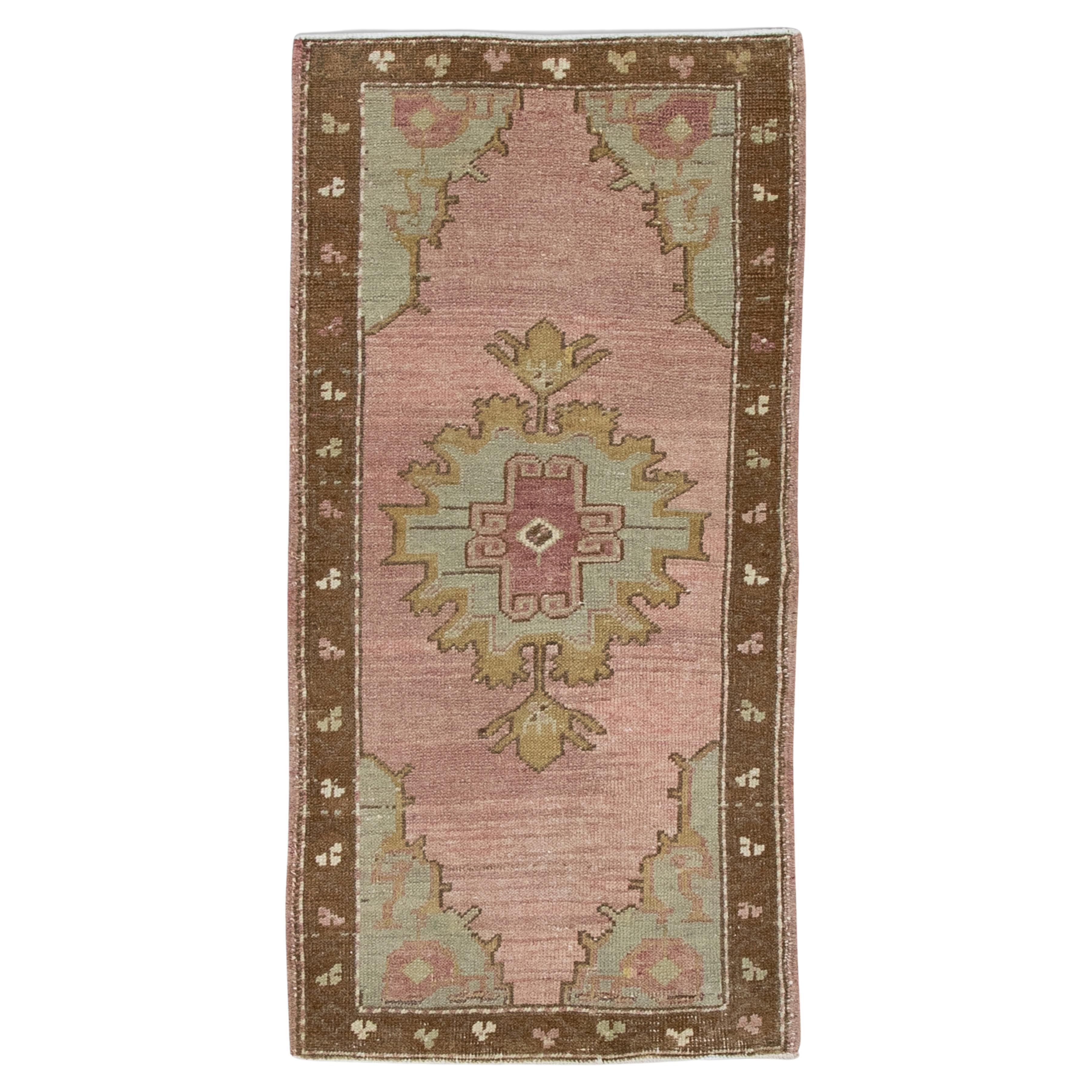 1960s Tan Vintage Turkish Mini Rug 1'9" X 3'4" For Sale at 1stDibs