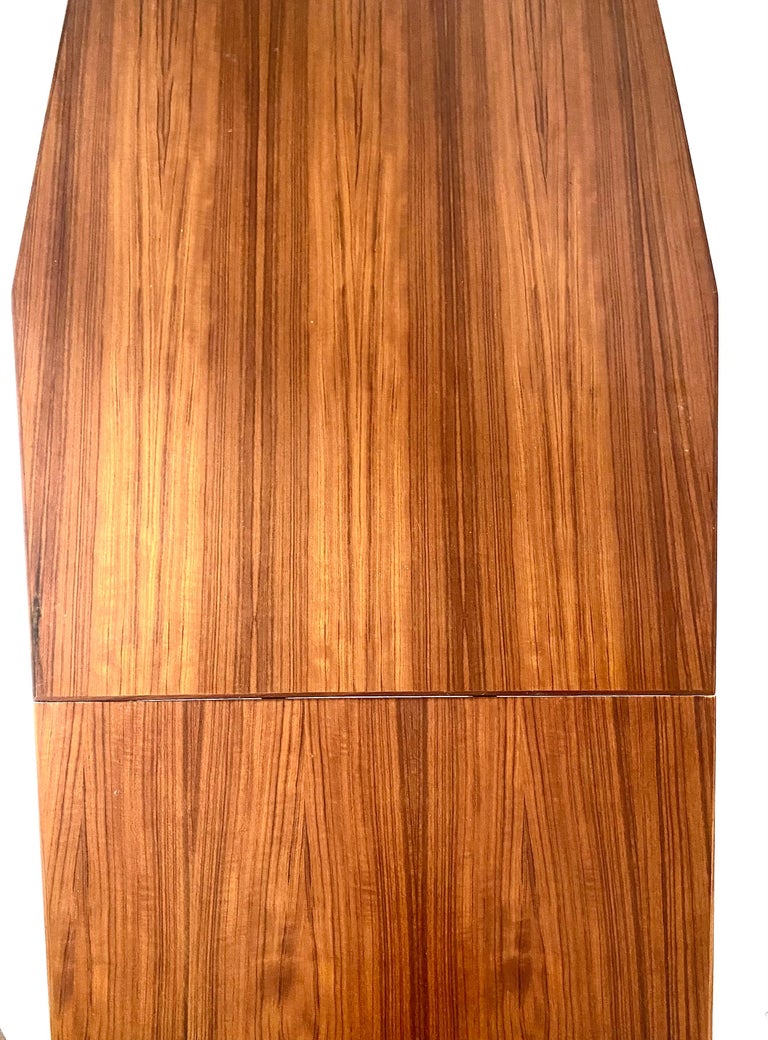 1960s Scandinavian Extendible Wood Table For Sale at 1stDibs