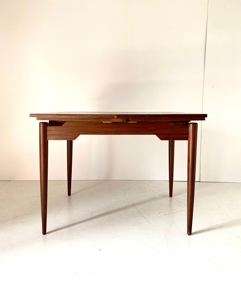 1960s Scandinavian Extendible Wood Table For Sale at 1stDibs
