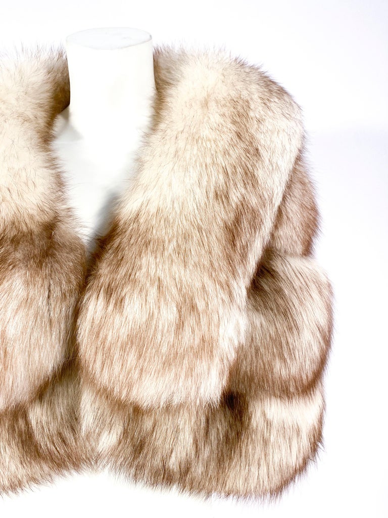 1960s Silver Tip Fox Caplet with Enlarged Collar For Sale at 1stDibs