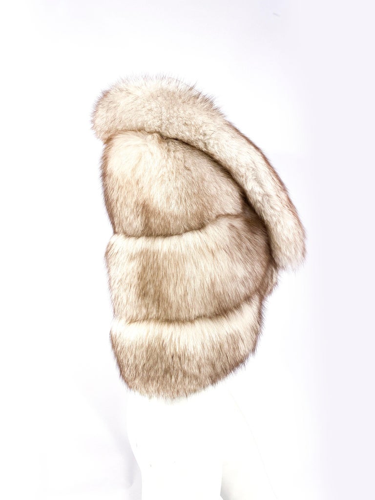 1960s Silver Tip Fox Caplet with Enlarged Collar For Sale at 1stDibs