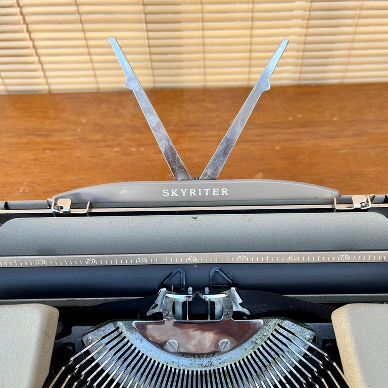 1960s Smith Corona Skyriter Portable Typewriter with Vinyl Case For ...