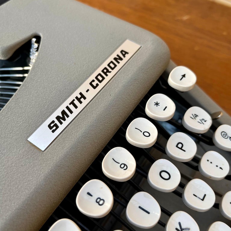 1960s Smith Corona Skyriter Portable Typewriter with Vinyl Case For ...