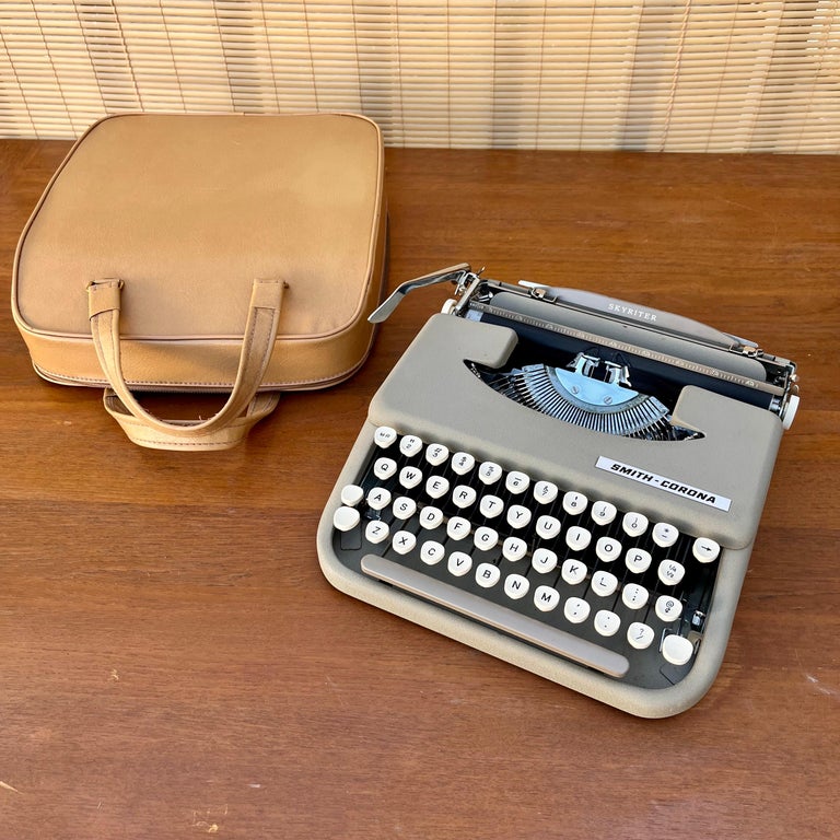 1960s Smith Corona Skyriter Portable Typewriter with Vinyl Case For ...