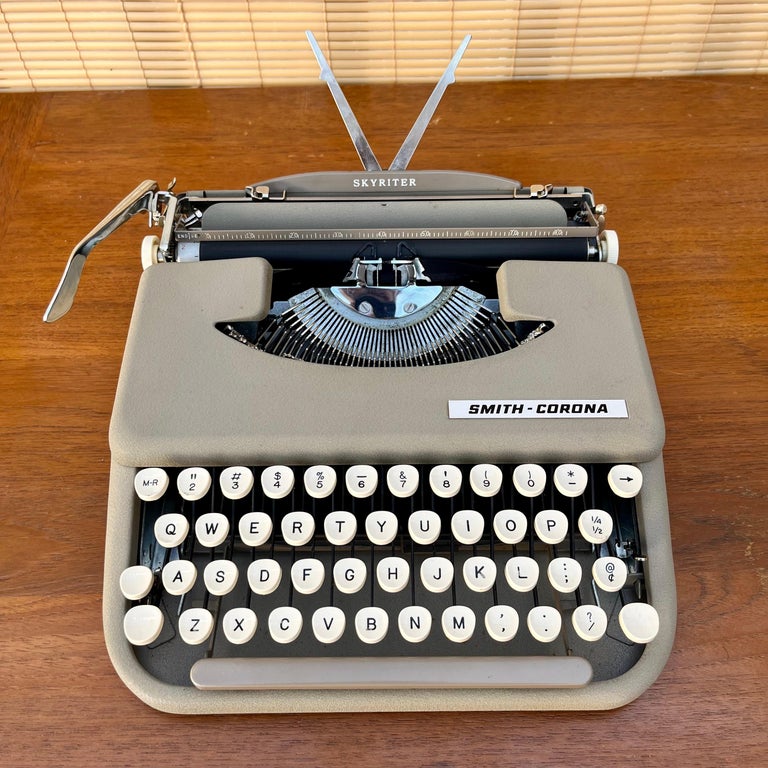 1960s Smith Corona Skyriter Portable Typewriter with Vinyl Case For ...