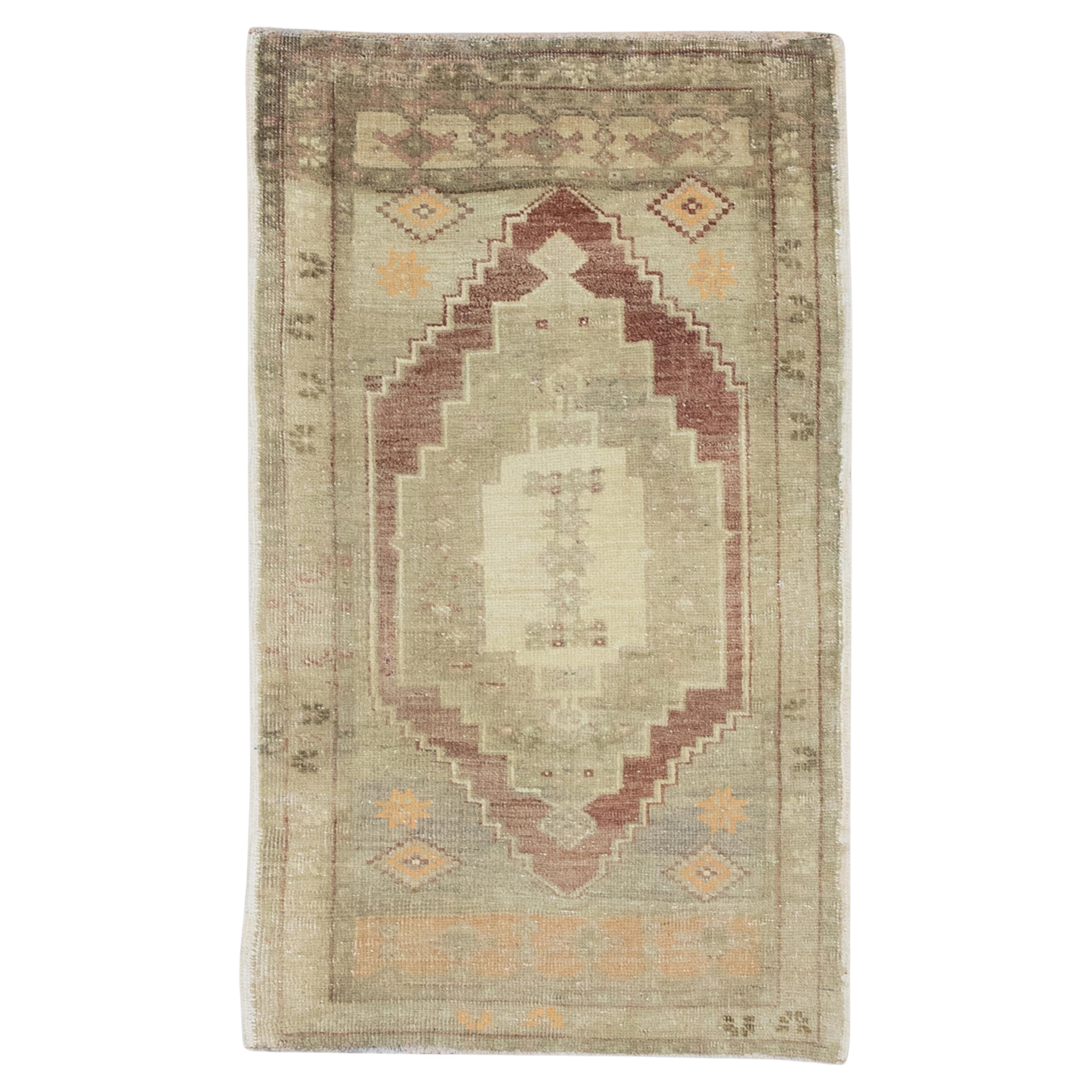 1960s Beige Vintage Turkish Mini Rug 1'10" X 3'1" For Sale at 1stDibs