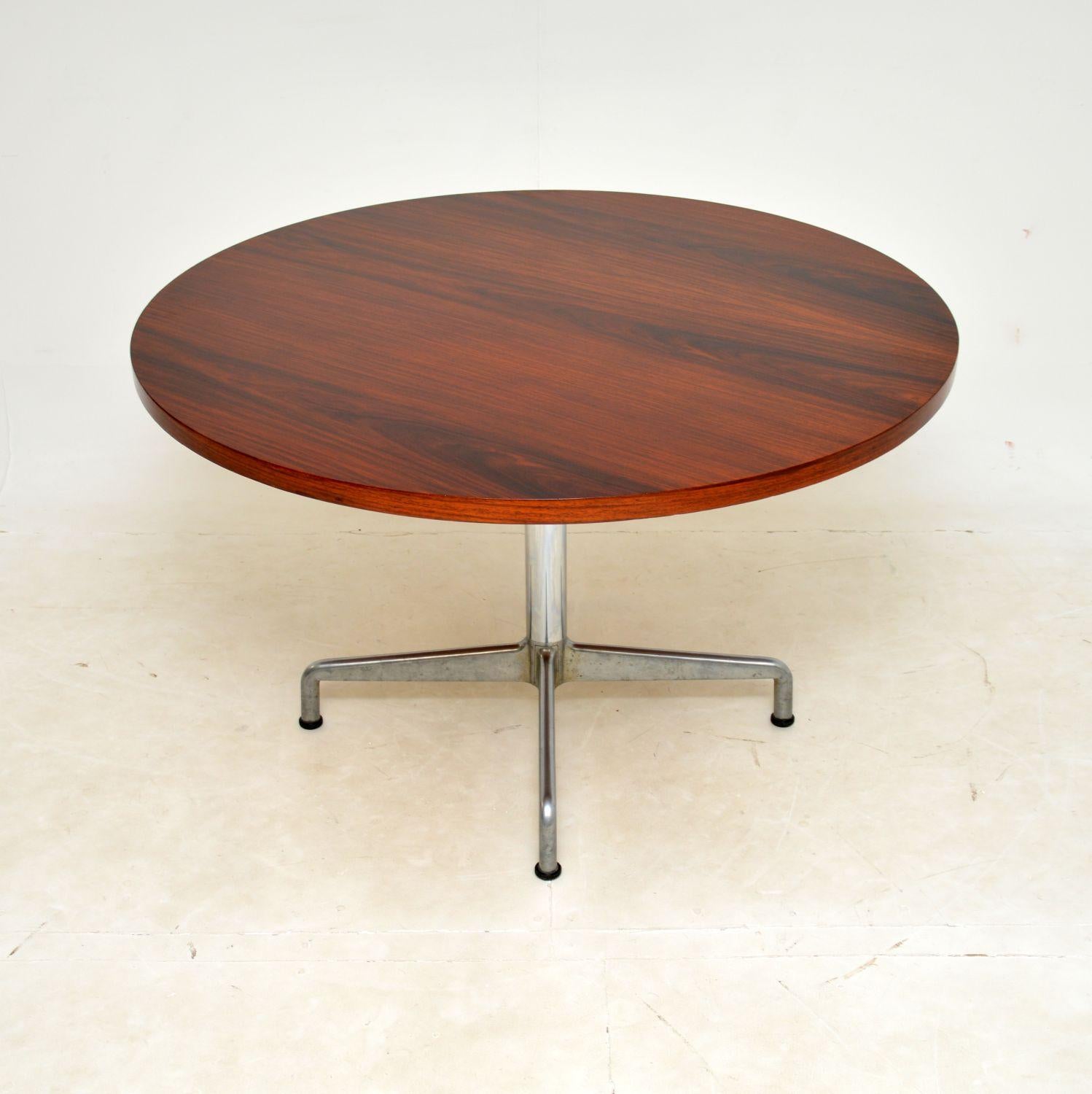1960s Vintage Dining Table For Sale at 1stDibs