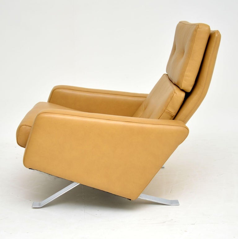 1960s Vintage Leather “Leo” Armchair by Robin Day for Hille at 1stDibs ...