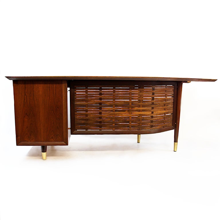 Alma executive desk store