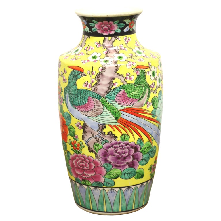 1960s Yellow/Green Japanese chinoiserie Ceramic Vase For Sale at 1stDibs