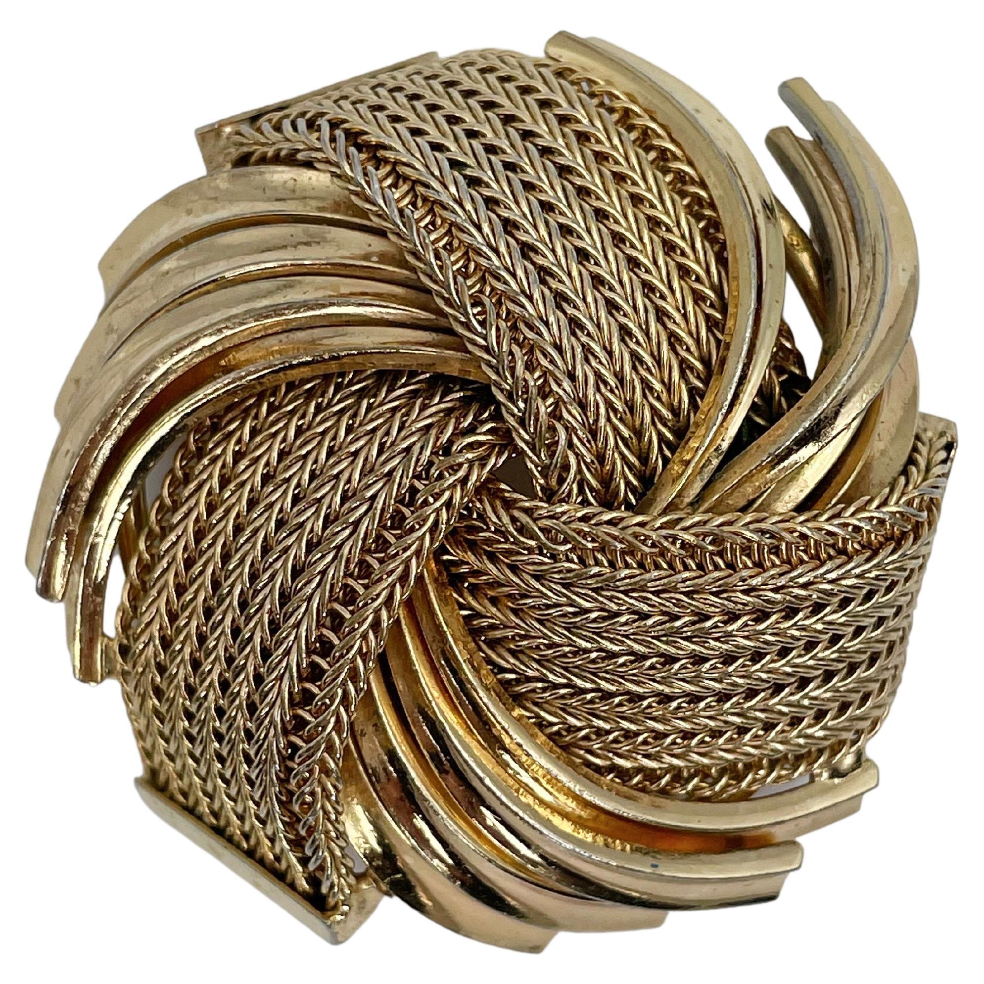 1961 Vintage Grosse Gold Tone Round Chain Twist Pin Brooch at 1stDibs