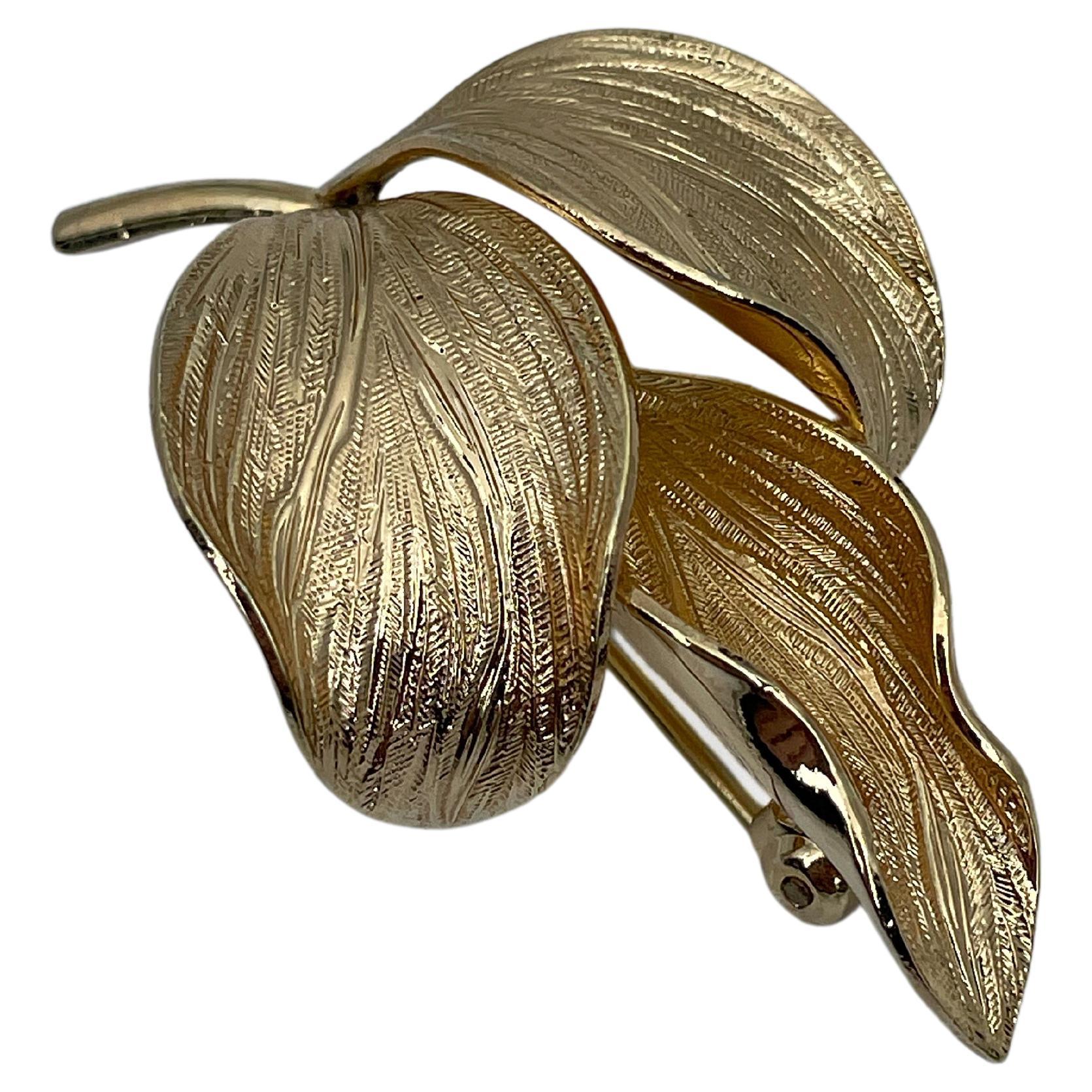 1965 Vintage Grosse Gold Tone Leaf Design Pin Brooch at 1stDibs