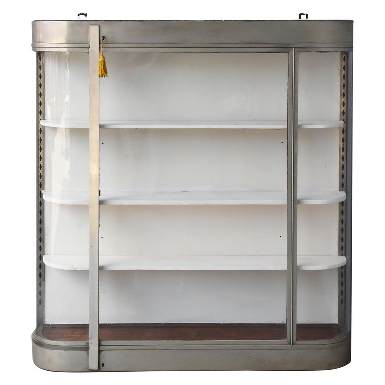 1970 Large Vintage Glass and Chrome Metal Showcase For Sale at 1stDibs