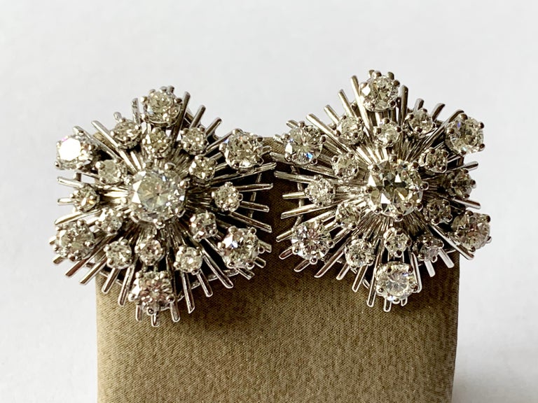 1970 Vintage Star Shaped Diamond Earrings For Sale at 1stDibs