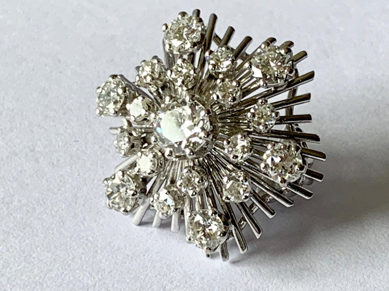 1970 Vintage Star Shaped Diamond Earrings For Sale at 1stDibs