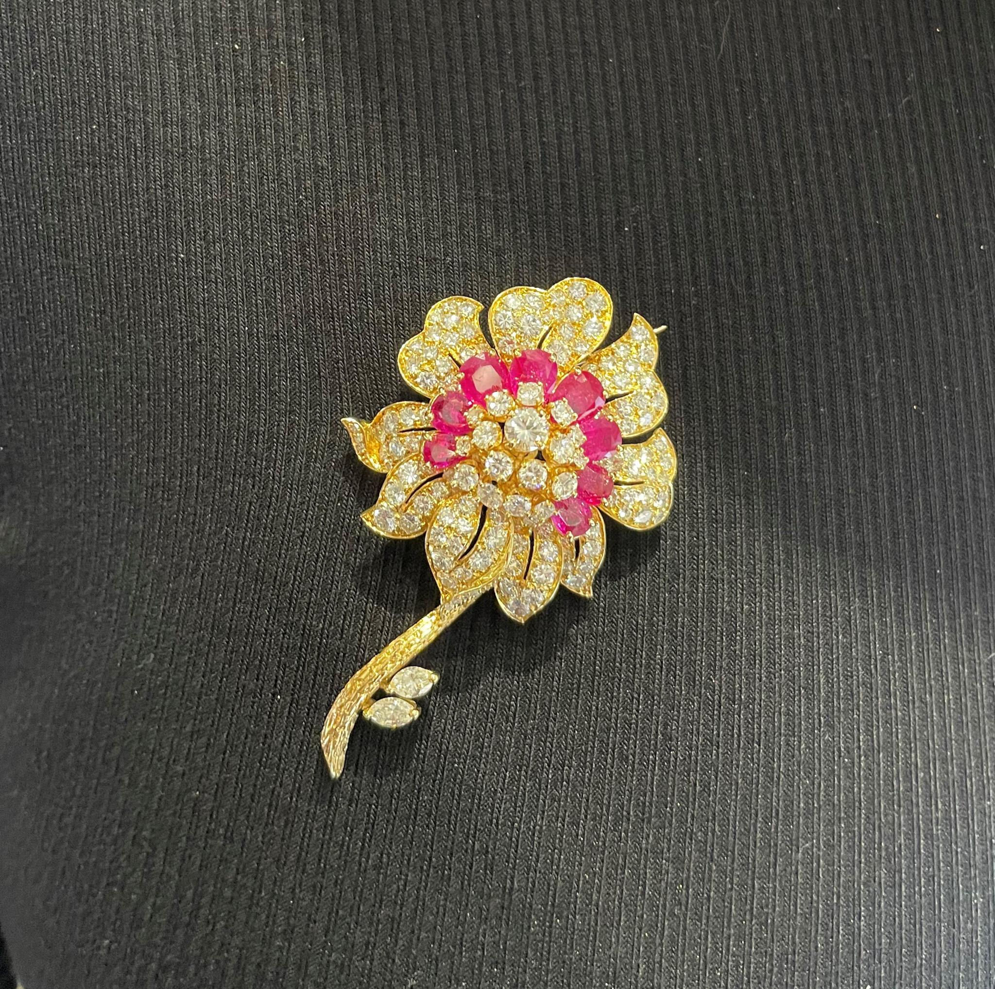 1970s 18k Yellow Gold Diamond and Ruby Flower Pin For Sale at 1stDibs