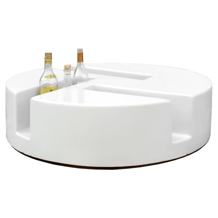 1970s Astarte Nerviano Italy Typology Bar Cart in Fiberglass For Sale ...