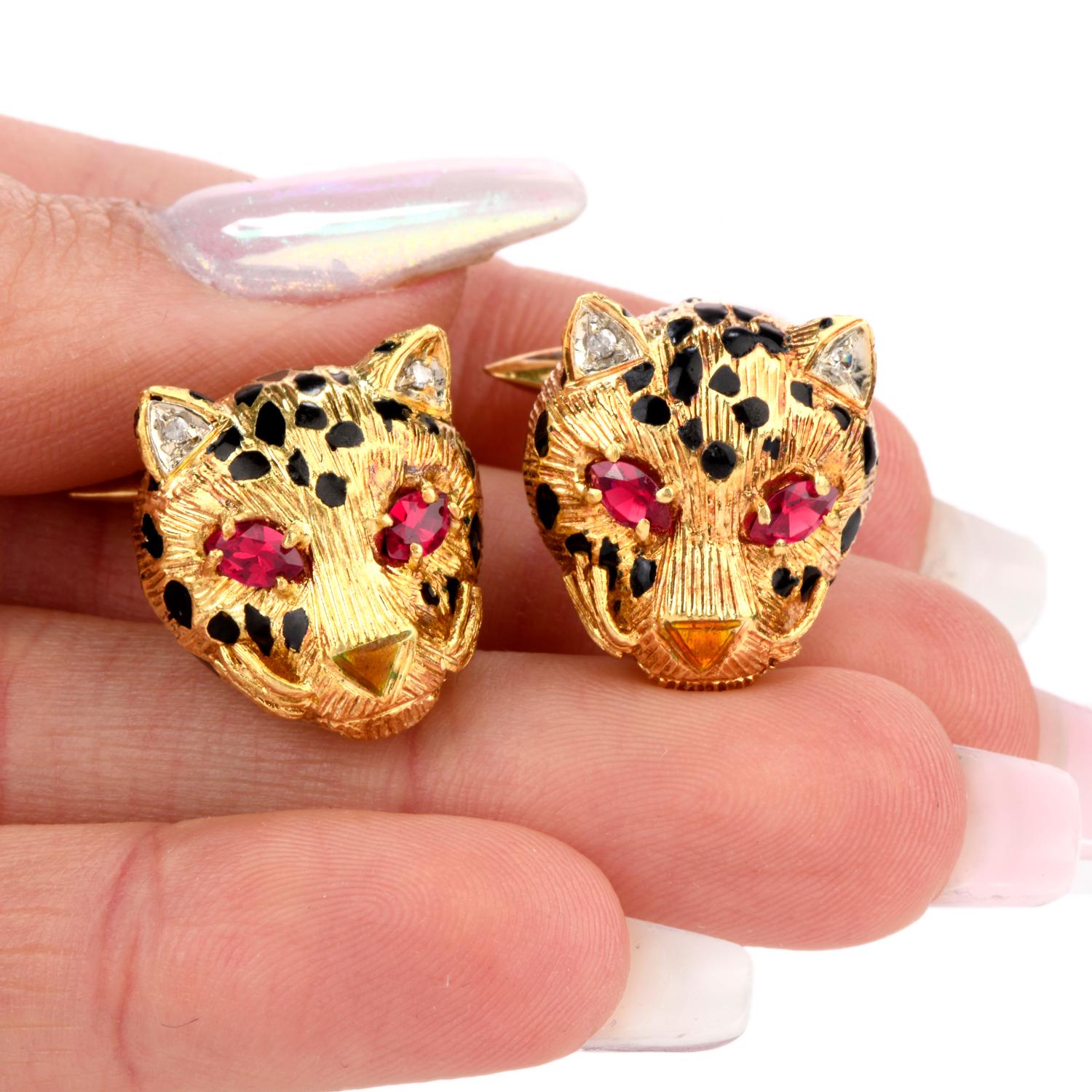 1970s Cheetah Diamond Ruby Enamel 18 Karat Cat Cufflinks For Sale at ...
