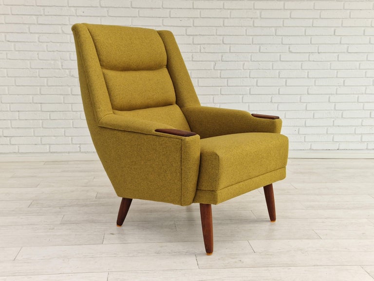 Fauteuil à haut dossier, design danois des années 1970, remis à neuf, mobilier en laine et bois ...