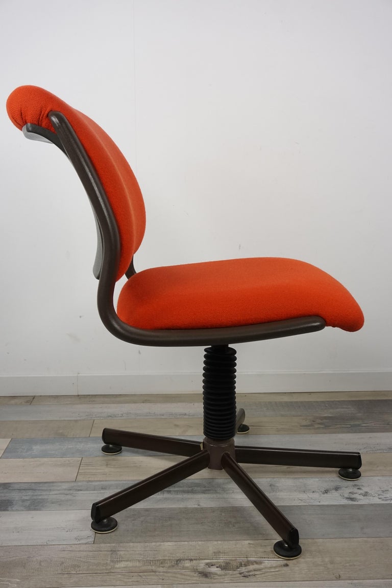 1970s French Design Roneo Swivel Armchair For Sale at 1stDibs