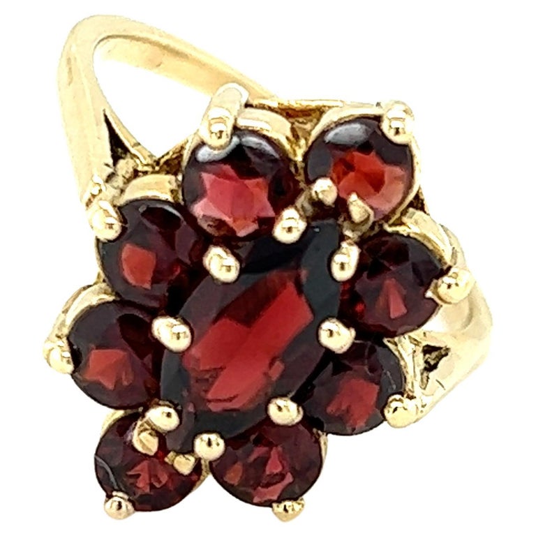 1970s Garnet Cluster Ring in 14K Yellow Gold For Sale at 1stDibs