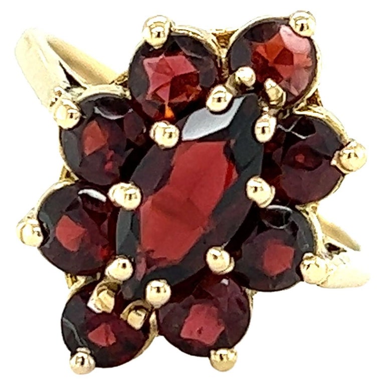1970s Garnet Cluster Ring in 14K Yellow Gold For Sale at 1stDibs