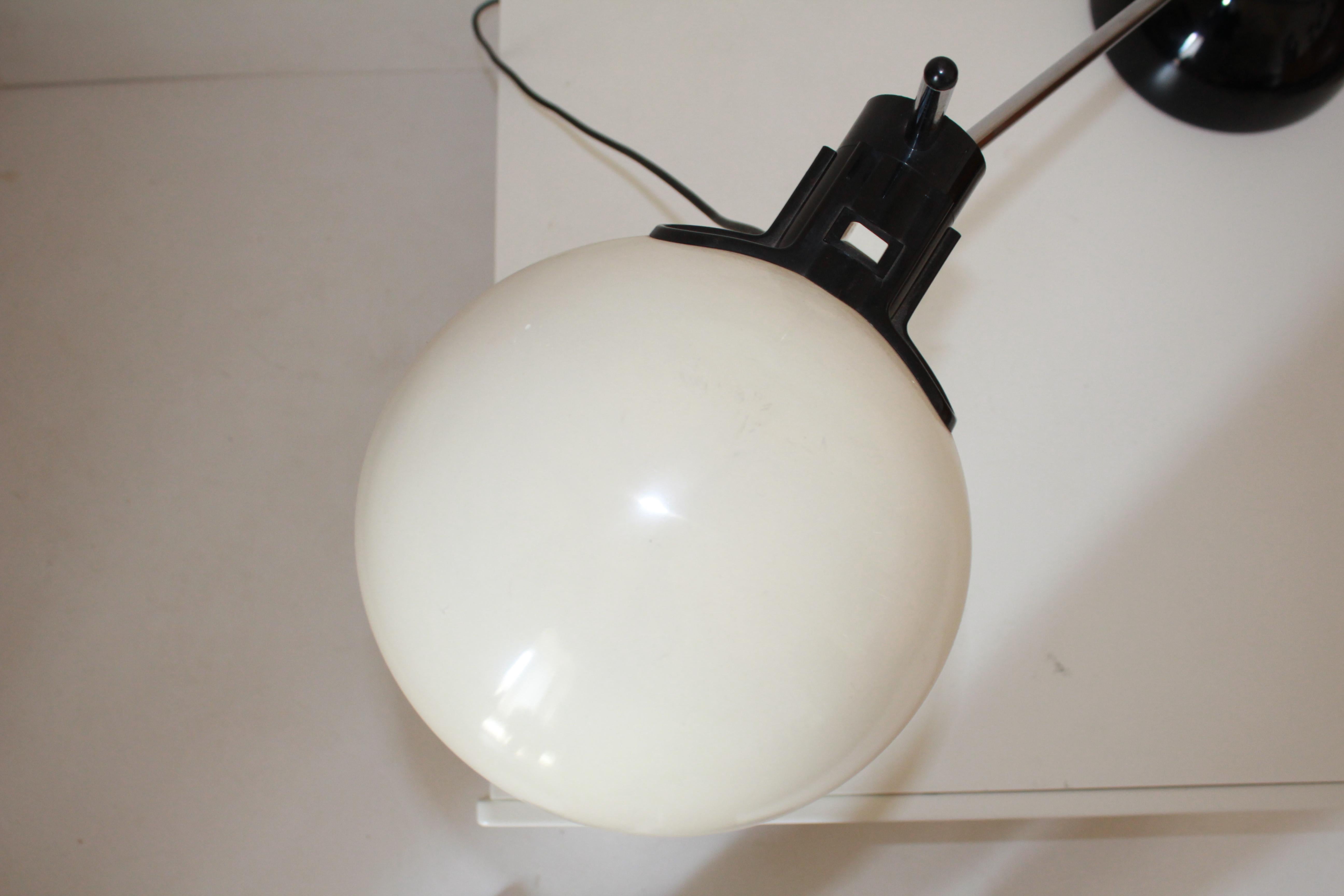 Vintage Guzzini table lamp, Italy 1970s For Sale at 1stDibs