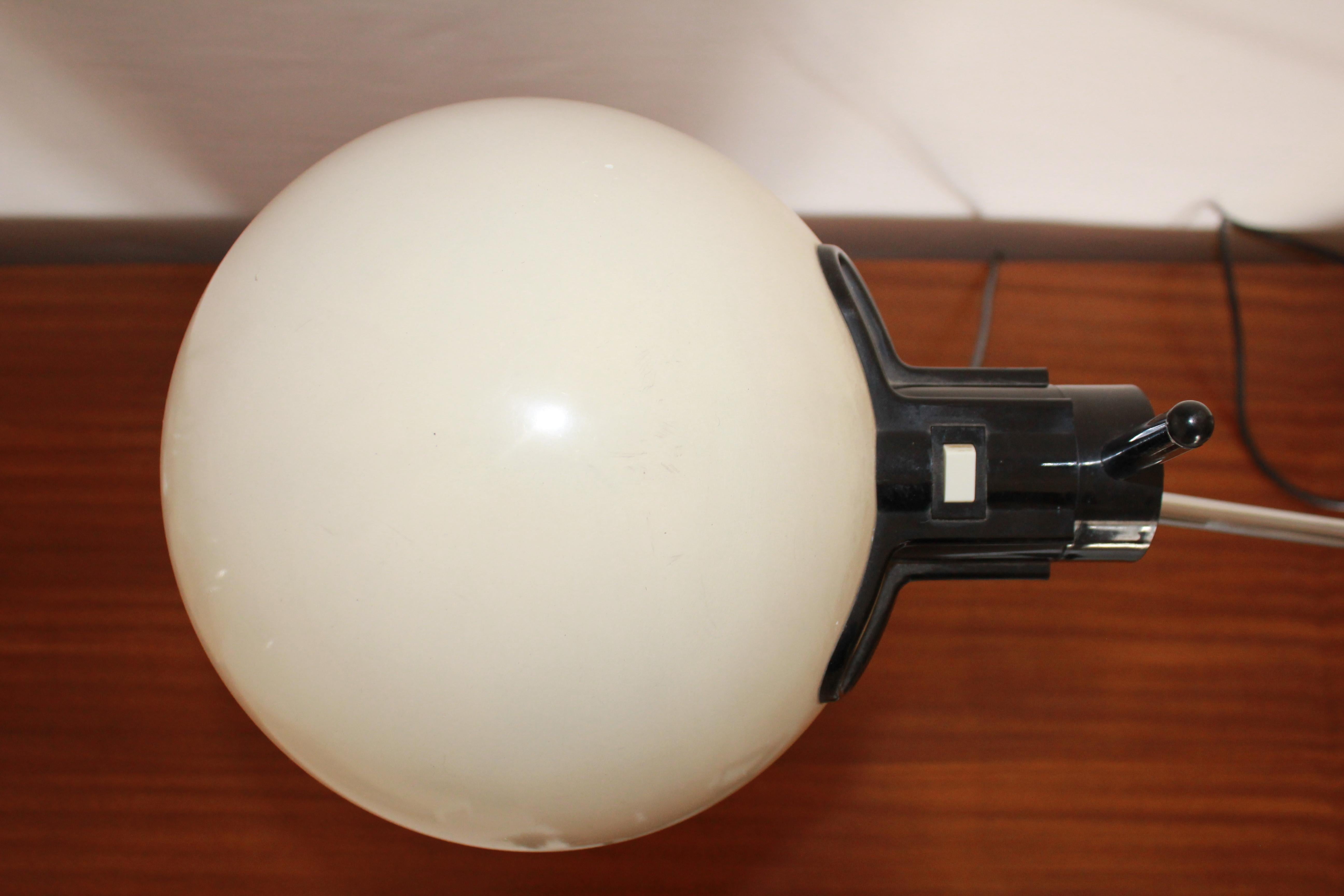 Vintage Guzzini table lamp, Italy 1970s For Sale at 1stDibs