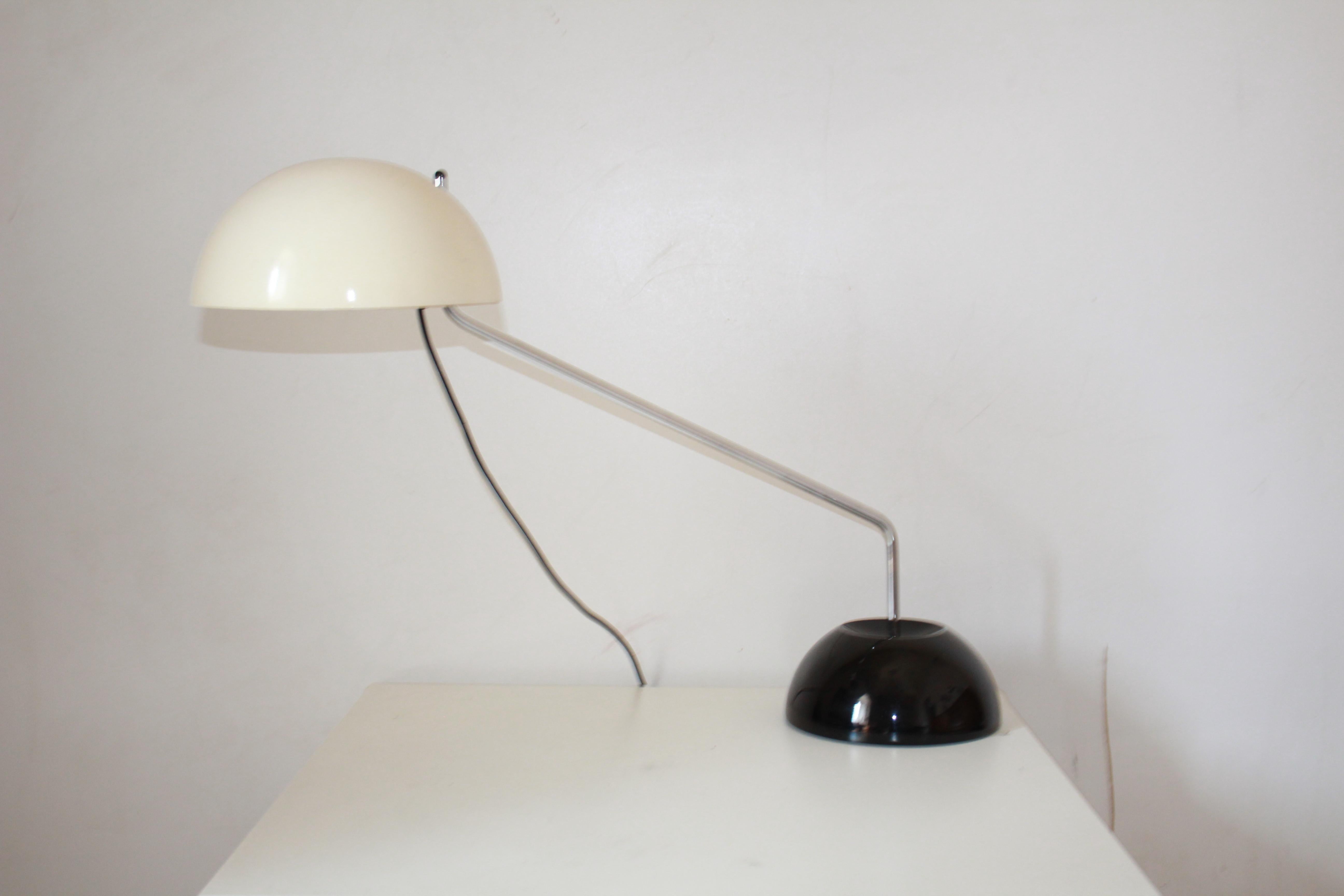 Vintage Guzzini table lamp, Italy 1970s For Sale at 1stDibs
