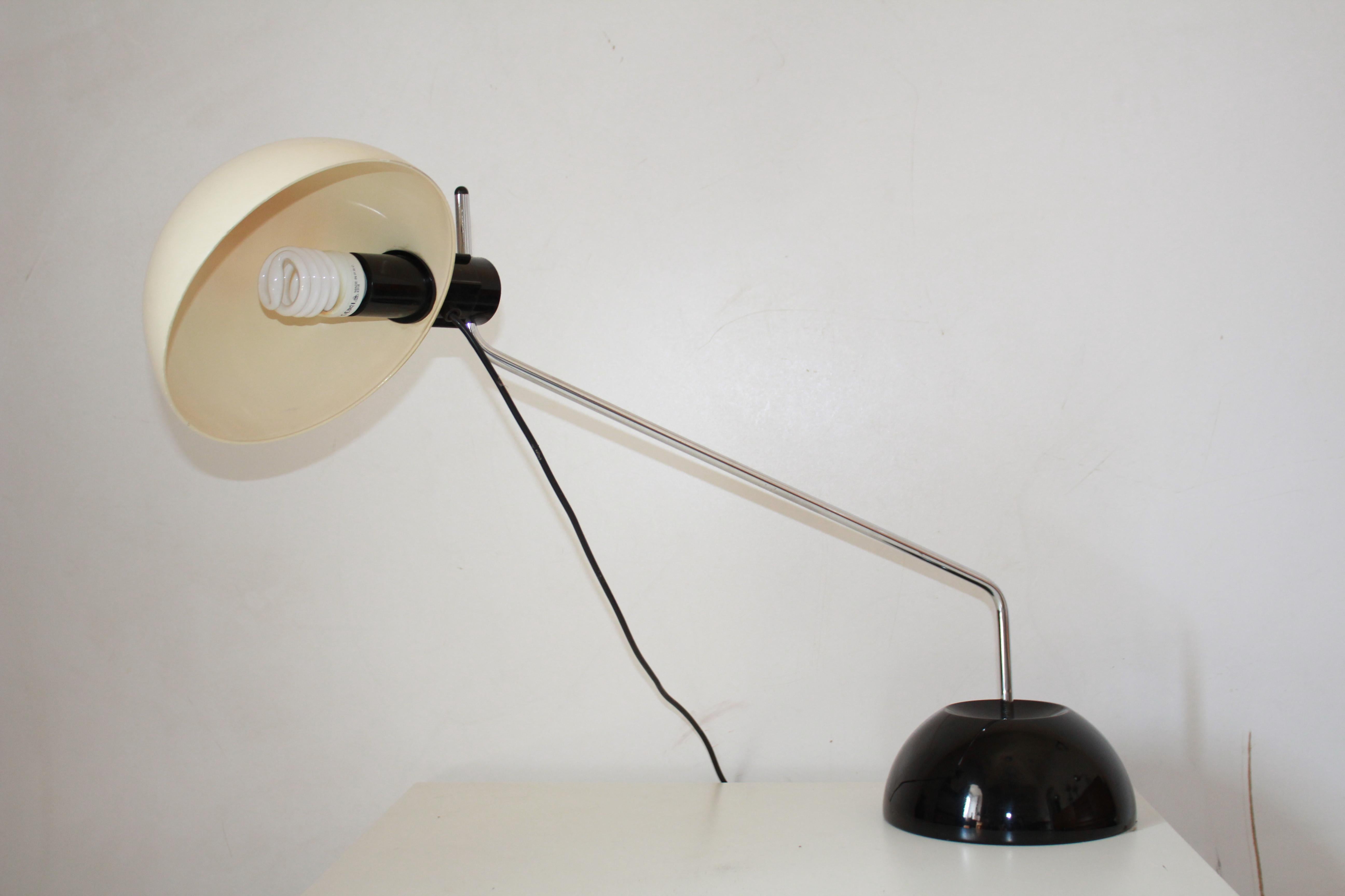 Vintage Guzzini table lamp, Italy 1970s For Sale at 1stDibs
