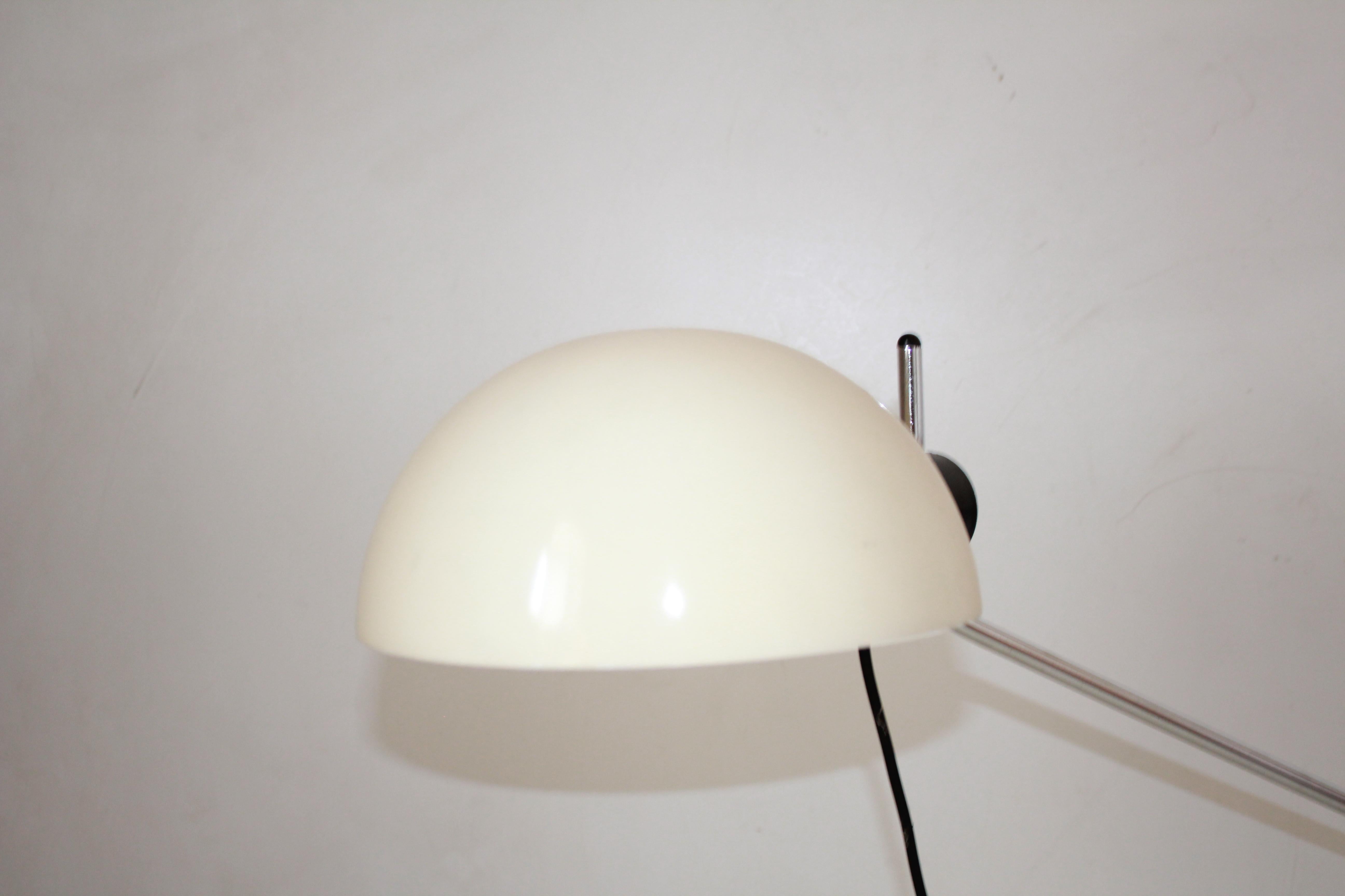 Vintage Guzzini table lamp, Italy 1970s For Sale at 1stDibs