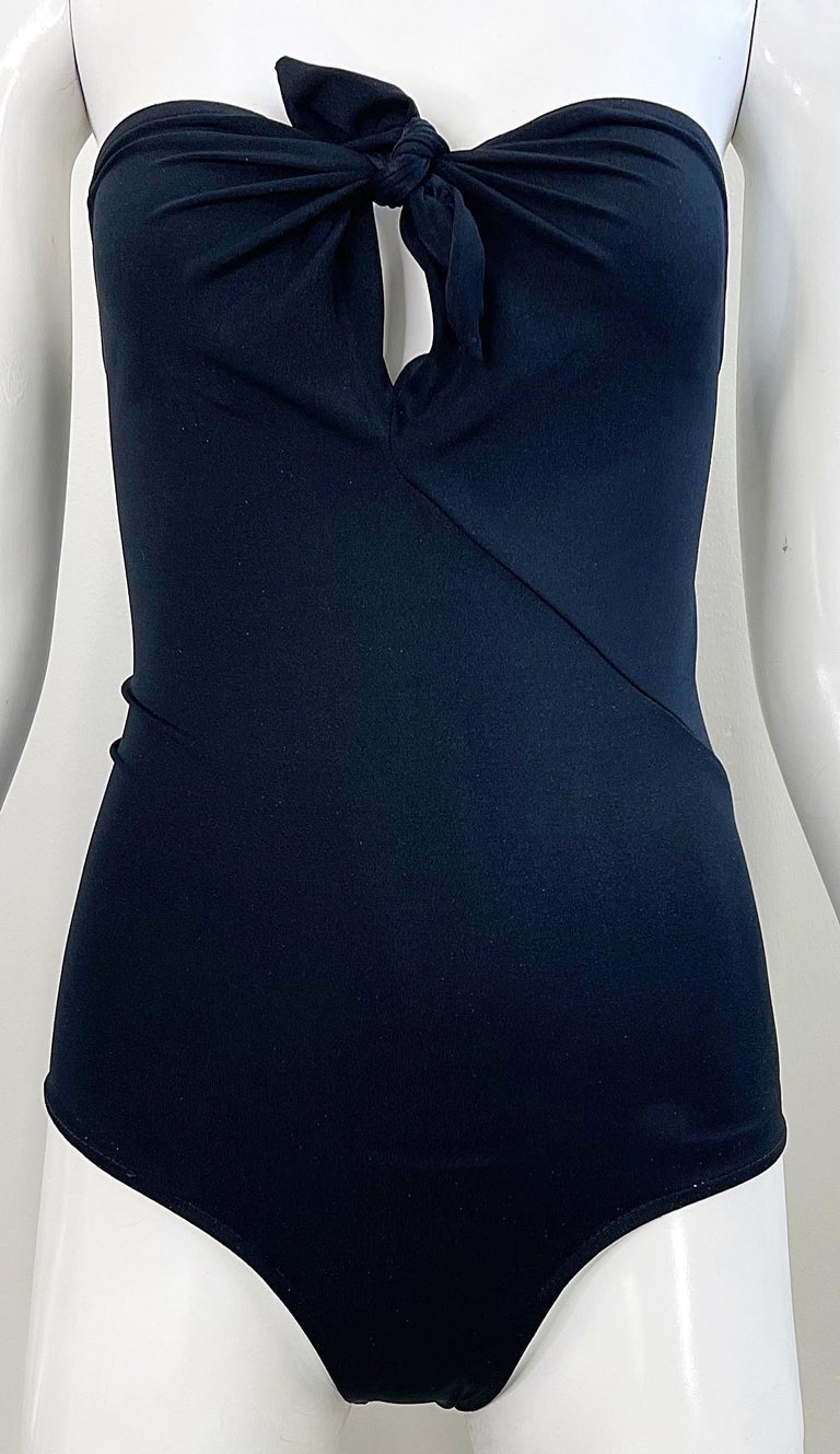 1970er Halston Schwarzer trägerloser Bandeau Schlüsselloch Vintage 70er ...