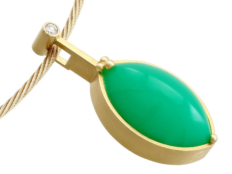 1970s Italian 21.30 Carat Chrysoprase and Diamond Yellow Gold Necklace ...