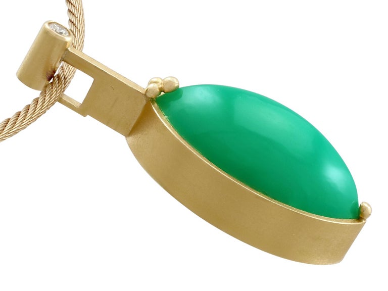 1970s Italian 21.30 Carat Chrysoprase and Diamond Yellow Gold Necklace ...