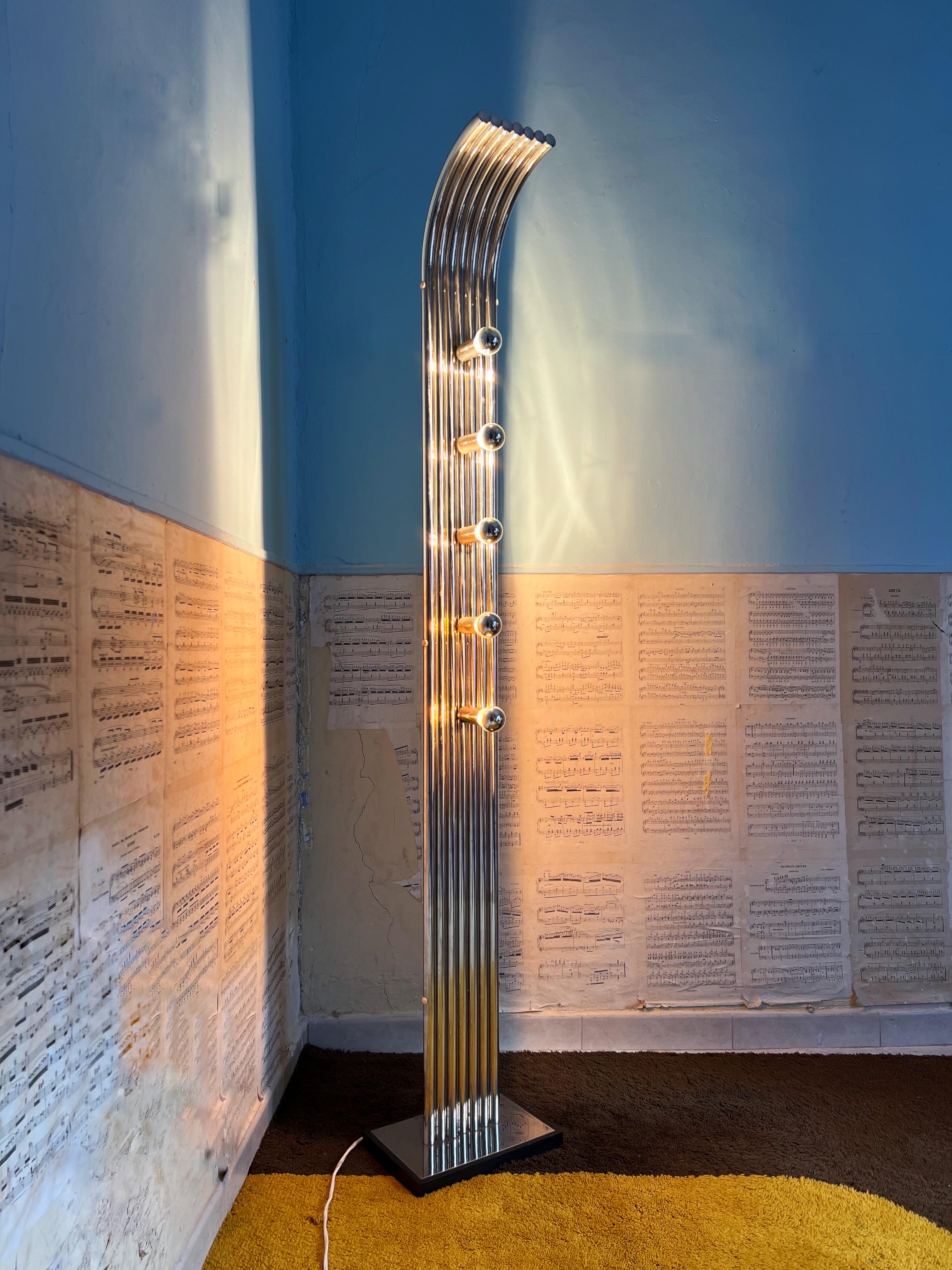 1970s Italian floor light designed by Goffredo Reggiani For Sale at 1stDibs